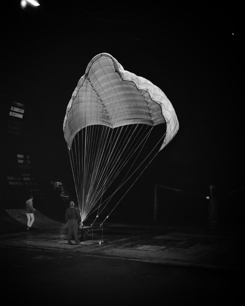 Parawings or Hang Gliders - Space Foundation